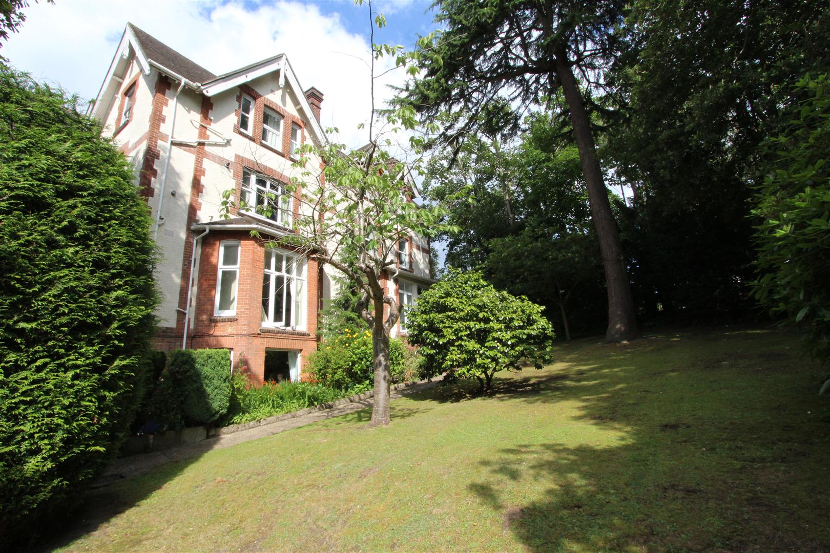 Wimborne Road, Bournemouth - Saxe Coburg